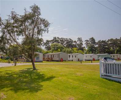 Caldecott Hall Country Park - Where to Stay - Fritton